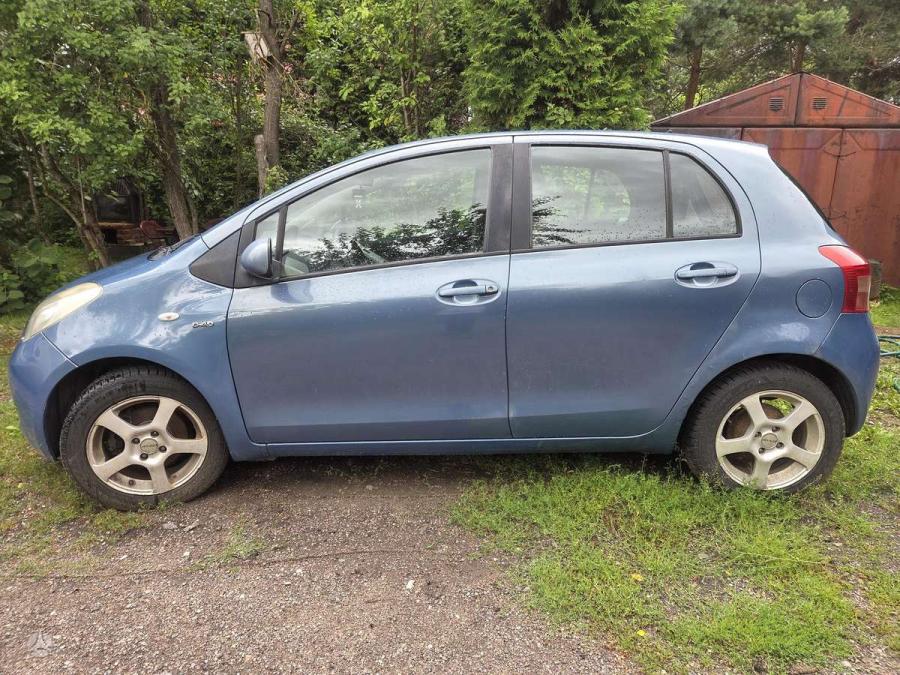 Zils Toyota Yaris 2007 Ukmergė, ar dzinēja tilpumu 1.36 L un nobraukumu 269 tūkst. km par 999 €, foto 5 vietnē AUTOMOTO.COM.LV