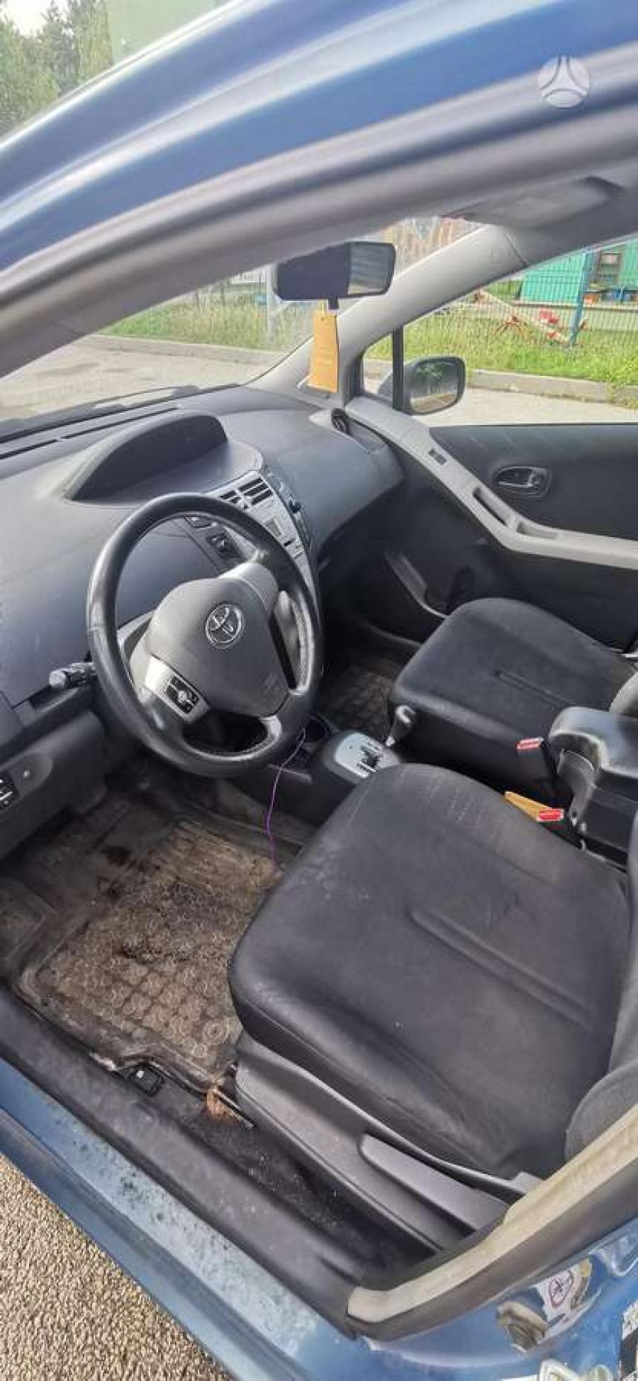 Zils Toyota Yaris 2007 Viļņa, ar dzinēja tilpumu 1.30 L un nobraukumu 116 tūkst. km par 2599 €, foto 6 vietnē AUTOMOTO.COM.LV
