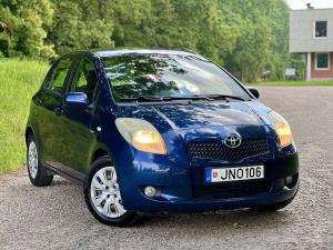 Zils Toyota Yaris 2007 Viļņa, ar dzinēja tilpumu 1.39 L un nobraukumu 212 tūkst. km par 2250 €, foto  vietnē AUTOMOTO.COM.LV