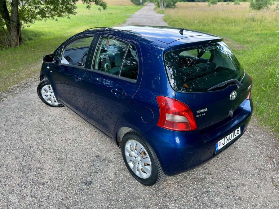 Zils Toyota Yaris 2007 Viļņa, ar dzinēja tilpumu 1.39 L un nobraukumu 212 tūkst. km par 2250 €, foto 6 vietnē AUTOMOTO.COM.LV