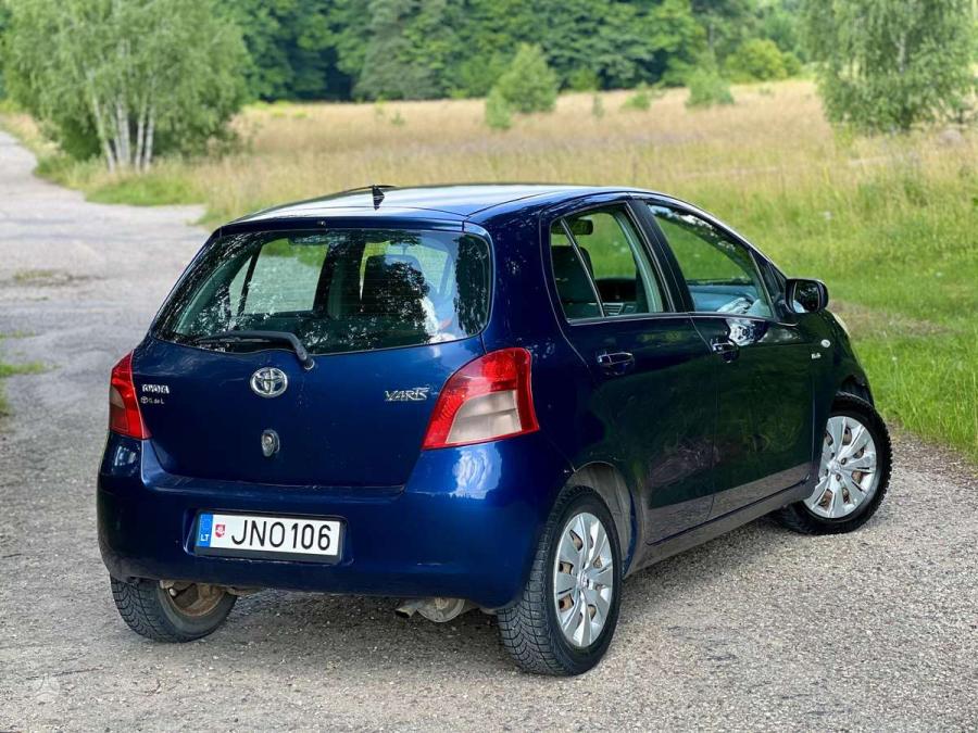 Zils Toyota Yaris 2007 Viļņa, ar dzinēja tilpumu 1.39 L un nobraukumu 212 tūkst. km par 2250 €, foto 8 vietnē AUTOMOTO.COM.LV