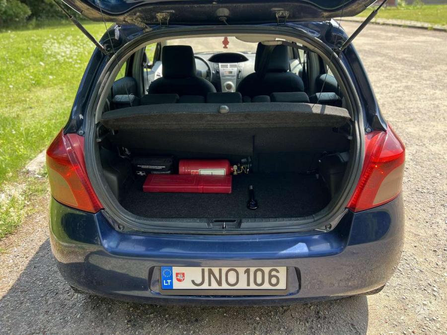 Zils Toyota Yaris 2007 Viļņa, ar dzinēja tilpumu 1.39 L un nobraukumu 212 tūkst. km par 2250 €, foto 18 vietnē AUTOMOTO.COM.LV