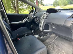 Zils Toyota Yaris 2007 Viļņa, ar dzinēja tilpumu 1.39 L un nobraukumu 212 tūkst. km par 2250 €, foto 26 vietnē AUTOMOTO.COM.LV