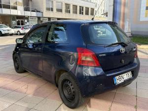 Zils Toyota Yaris 2007 Viļņa, ar dzinēja tilpumu 1.40 L un nobraukumu 250 tūkst. km par 689 €, foto 5 vietnē AUTOMOTO.COM.LV