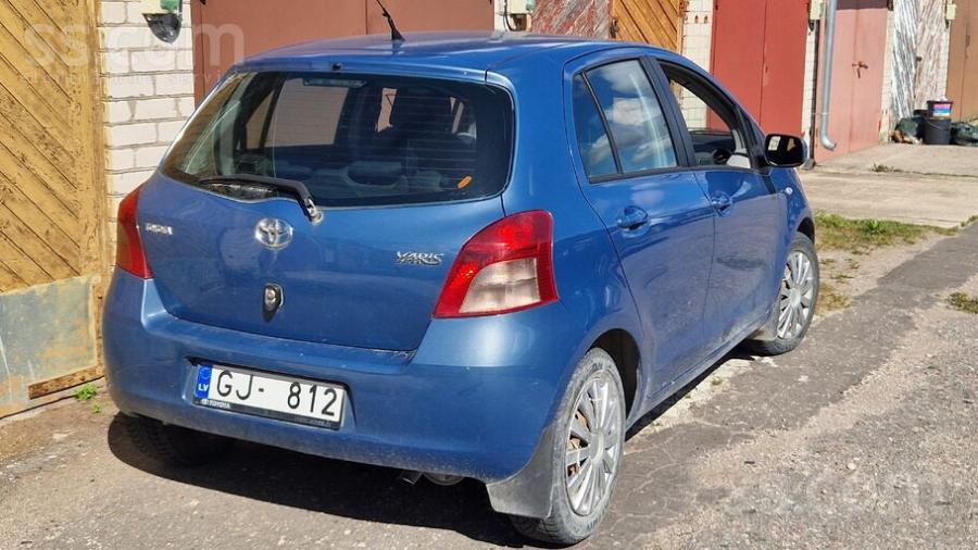 Zils Toyota Yaris 2007 Rīga, ar dzinēja tilpumu 1.30 L un nobraukumu 0 tūkst. km par 2590 €, foto 3 vietnē AUTOMOTO.COM.LV