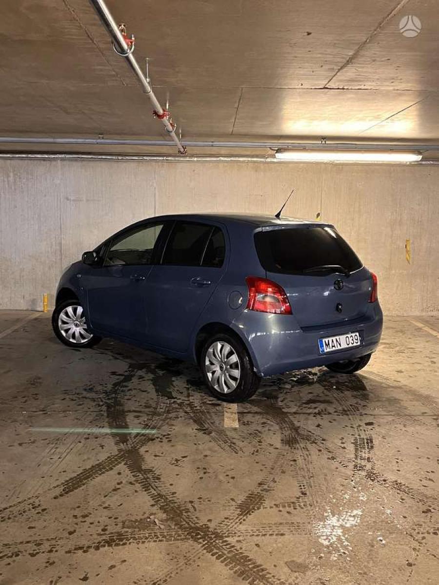 Zils Toyota Yaris 2008 Klaipėda, ar dzinēja tilpumu 1.40 L un nobraukumu 207 tūkst. km par 2300 €, foto 4 vietnē AUTOMOTO.COM.LV