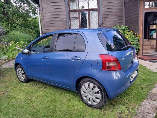 Blue Toyota Yaris 2008 in Riga, with an engine capacity of 1.30 L and mileage of 180 thousand km for 1700 €, photo 3 on AUTOMOTO.COM.LV