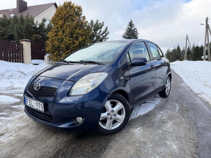 Blue Toyota Yaris 2009 in Vilnius, with an engine capacity of 1.40 L and mileage of 250 thousand km for 2950 €, photo 2 on AUTOMOTO.COM.LV