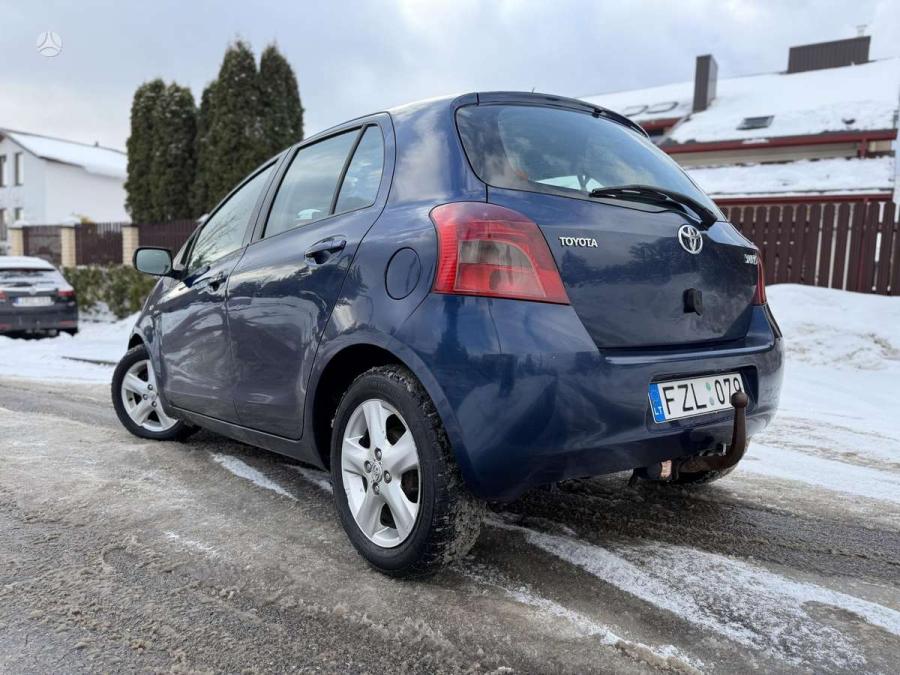 Blue Toyota Yaris 2009 in Vilnius, with an engine capacity of 1.40 L and mileage of 250 thousand km for 2950 €, photo 5 on AUTOMOTO.COM.LV