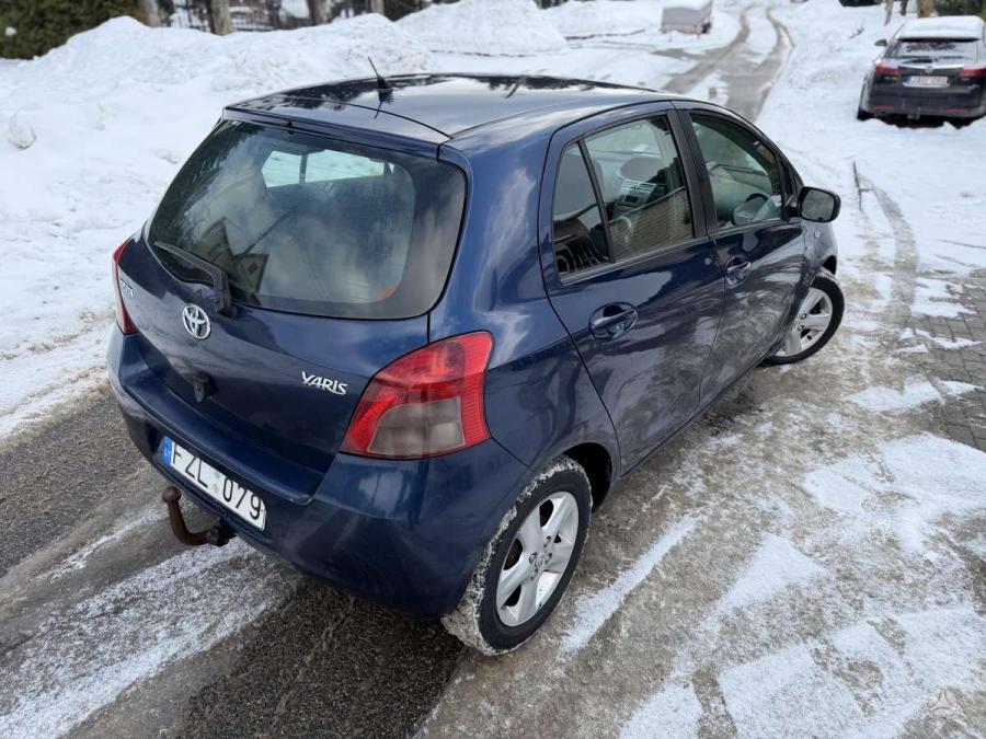 Blue Toyota Yaris 2009 in Vilnius, with an engine capacity of 1.40 L and mileage of 250 thousand km for 2950 €, photo 8 on AUTOMOTO.COM.LV