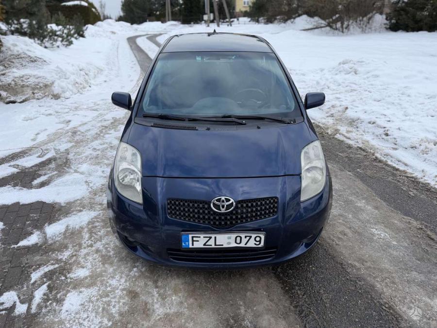Blue Toyota Yaris 2009 in Vilnius, with an engine capacity of 1.40 L and mileage of 250 thousand km for 2950 €, photo 14 on AUTOMOTO.COM.LV