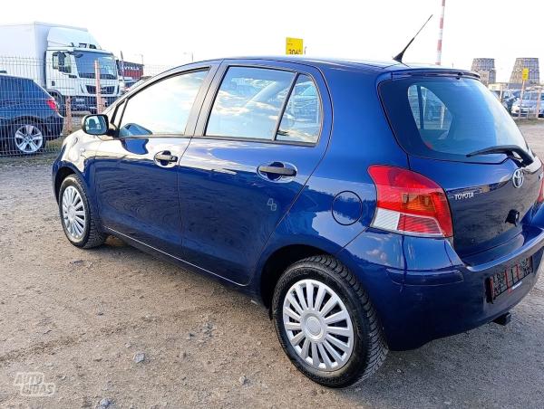 Zils Toyota Yaris 2009 Viļņa, ar dzinēja tilpumu 1.30 L un nobraukumu 168 tūkst. km par 2950 €, foto 4 vietnē AUTOMOTO.COM.LV