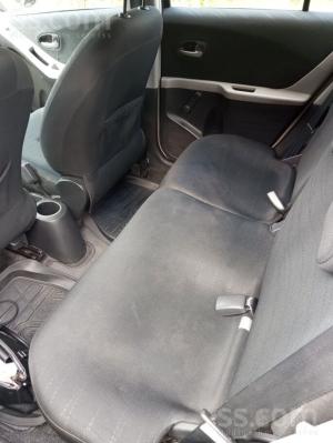 Zils Toyota Yaris 2009 Jelgava, ar dzinēja tilpumu 1.40 L un nobraukumu 284 tūkst. km par 2500 €, foto 6 vietnē AUTOMOTO.COM.LV