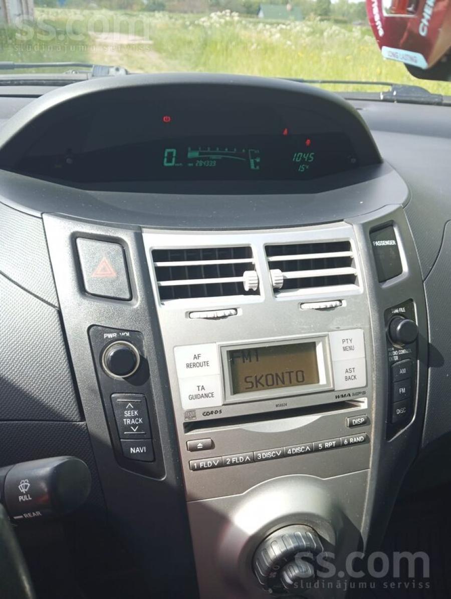 Zils Toyota Yaris 2009 Jelgava, ar dzinēja tilpumu 1.40 L un nobraukumu 284 tūkst. km par 2500 €, foto 7 vietnē AUTOMOTO.COM.LV
