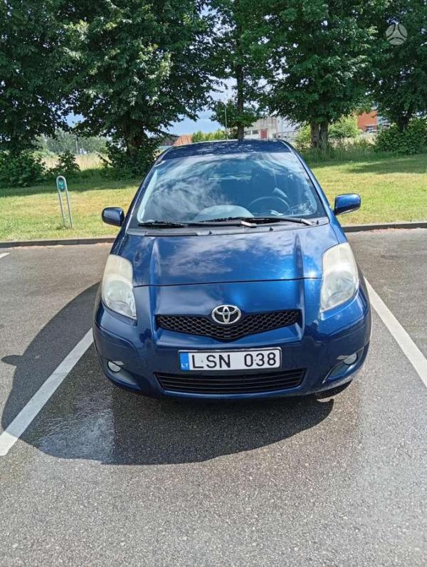 Zils Toyota Yaris 2010 Tauragė, ar dzinēja tilpumu 1.33 L un nobraukumu 147 tūkst. km par 1650 €, foto 1 vietnē AUTOMOTO.COM.LV