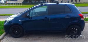 Zils Toyota Yaris 2010 Rīga, ar dzinēja tilpumu 1.40 L un nobraukumu 207 tūkst. km par 3900 €, foto  vietnē AUTOMOTO.COM.LV