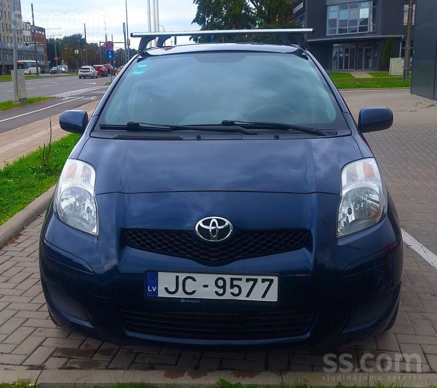 Zils Toyota Yaris 2010 Rīga, ar dzinēja tilpumu 1.40 L un nobraukumu 207 tūkst. km par 3900 €, foto 4 vietnē AUTOMOTO.COM.LV