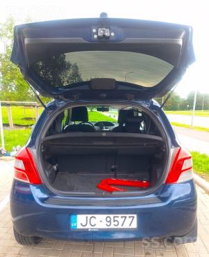 Zils Toyota Yaris 2010 Rīga, ar dzinēja tilpumu 1.40 L un nobraukumu 207 tūkst. km par 3900 €, foto 6 vietnē AUTOMOTO.COM.LV