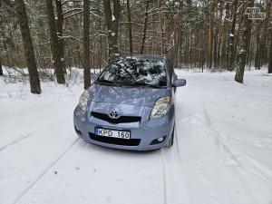 Blue Toyota Yaris 2011 in Kaunas, with an engine capacity of 1.40 L and mileage of 191 thousand km for 3200 €, photo 3 on AUTOMOTO.COM.LV