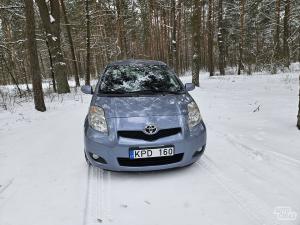 Blue Toyota Yaris 2011 in Kaunas, with an engine capacity of 1.40 L and mileage of 191 thousand km for 3200 €, photo 4 on AUTOMOTO.COM.LV