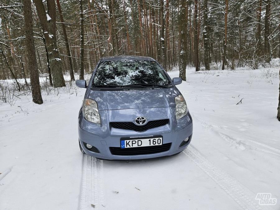 Blue Toyota Yaris 2011 in Kaunas, with an engine capacity of 1.40 L and mileage of 191 thousand km for 3200 €, photo 4 on AUTOMOTO.COM.LV