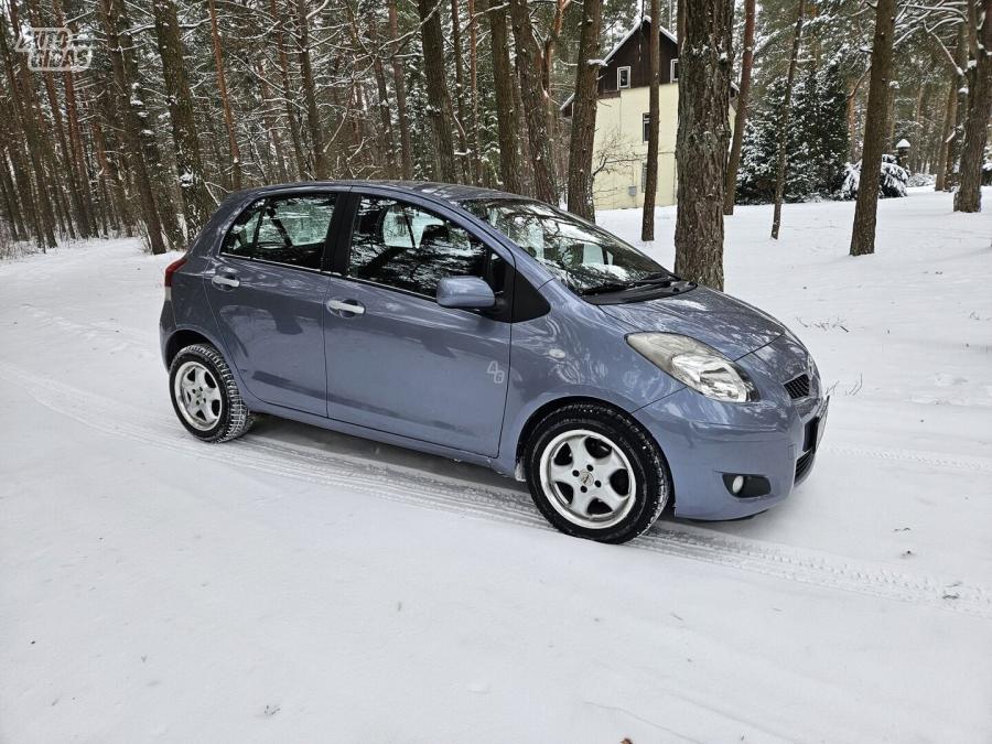 Blue Toyota Yaris 2011 in Kaunas, with an engine capacity of 1.40 L and mileage of 191 thousand km for 3200 €, photo 6 on AUTOMOTO.COM.LV