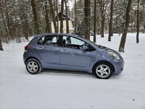 Blue Toyota Yaris 2011 in Kaunas, with an engine capacity of 1.40 L and mileage of 191 thousand km for 3200 €, photo 7 on AUTOMOTO.COM.LV