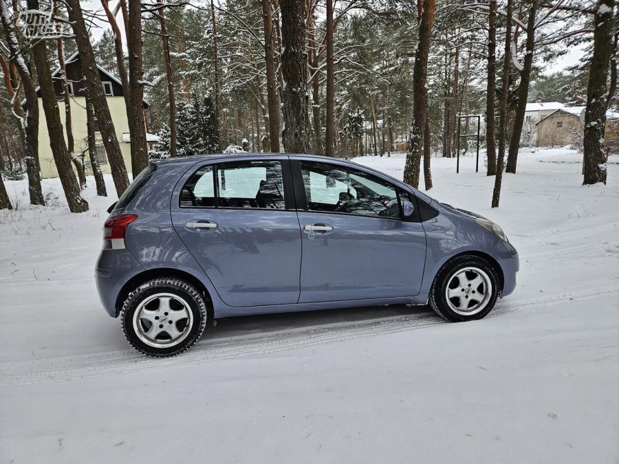 Blue Toyota Yaris 2011 in Kaunas, with an engine capacity of 1.40 L and mileage of 191 thousand km for 3200 €, photo 8 on AUTOMOTO.COM.LV