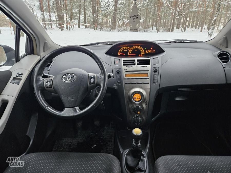 Blue Toyota Yaris 2011 in Kaunas, with an engine capacity of 1.40 L and mileage of 191 thousand km for 3200 €, photo 21 on AUTOMOTO.COM.LV