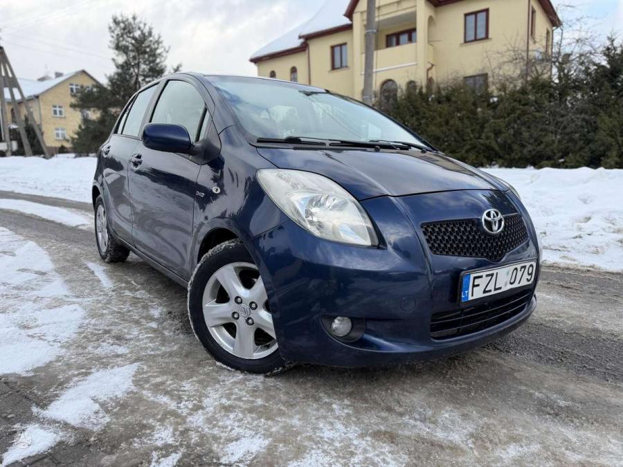Blue Toyota Yaris 2011 in Vilnius, with an engine capacity of 1.40 L and mileage of 170 thousand km for 2950 €, photo 12 on AUTOMOTO.COM.LV
