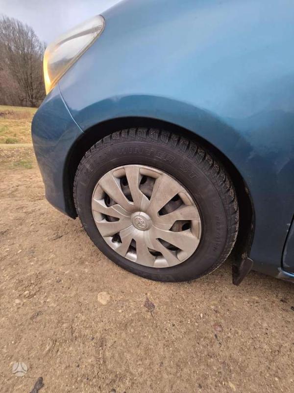 Blue Toyota Yaris 2012 in Vilnius, with an engine capacity of 1.33 L and mileage of 182 thousand km for 5200 €, photo 6 on AUTOMOTO.COM.LV