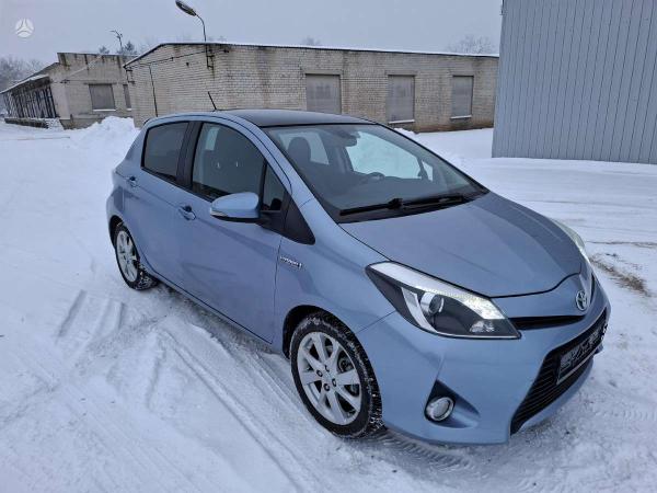 Zils Toyota Yaris 2012 Panevēža, ar dzinēja tilpumu 1.50 L un nobraukumu 193 tūkst. km par 7000 €, foto 7 vietnē AUTOMOTO.COM.LV