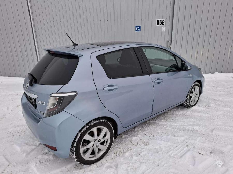 Blue Toyota Yaris 2012 in Panevezys, with an engine capacity of 1.50 L and mileage of 193 thousand km for 7000 €, photo 10 on AUTOMOTO.COM.LV