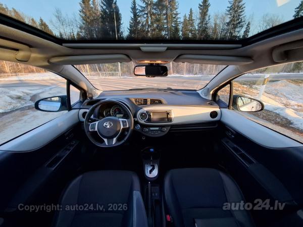 Zils Toyota Yaris 2012 Tallina, ar dzinēja tilpumu 1.50 L un nobraukumu 195 tūkst. km par 8000 €, foto 11 vietnē AUTOMOTO.COM.LV