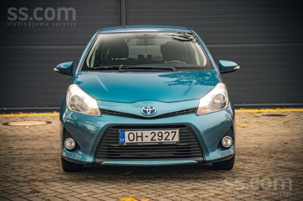 Blue Toyota Yaris 2013 in Riga, with an engine capacity of 1.50 L and mileage of 0 thousand km for 6990 €, photo 2 on AUTOMOTO.COM.LV