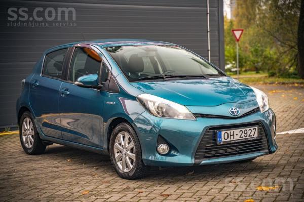 Blue Toyota Yaris 2013 in Riga, with an engine capacity of 1.50 L and mileage of 0 thousand km for 6990 €, photo 3 on AUTOMOTO.COM.LV