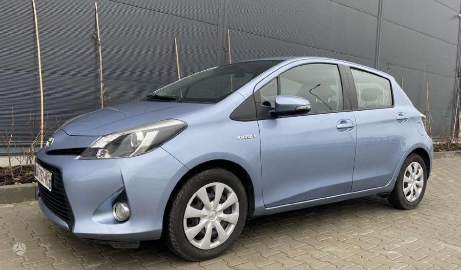 Blue Toyota Yaris 2013 in Vilnius, with an engine capacity of 1.50 L and mileage of 228 thousand km for 5950 €, photo 2 on AUTOMOTO.COM.LV