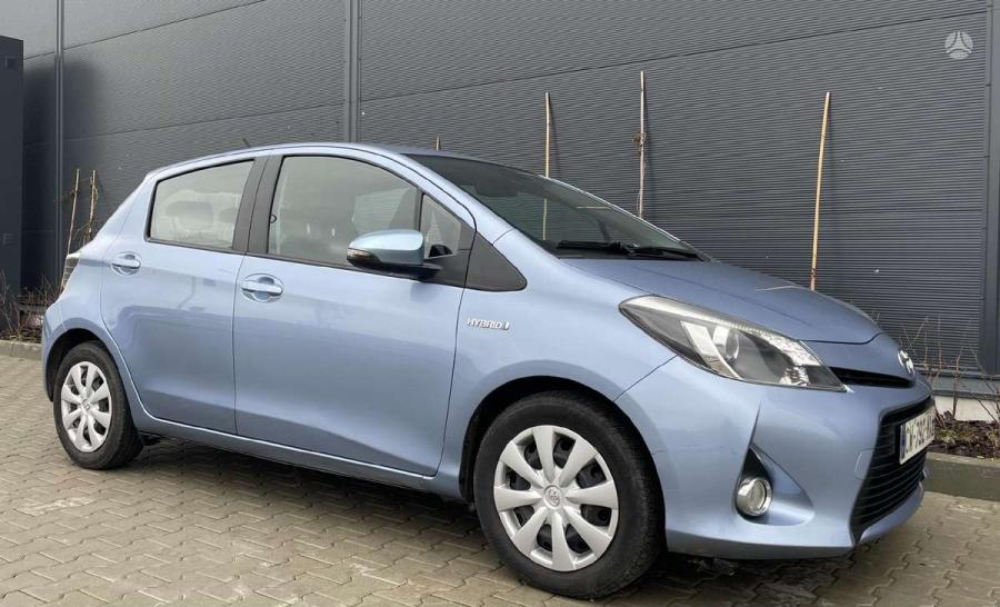 Zils Toyota Yaris 2013 Viļņa, ar dzinēja tilpumu 1.50 L un nobraukumu 228 tūkst. km par 5950 €, foto 1 vietnē AUTOMOTO.COM.LV