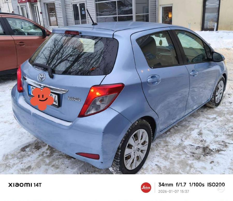 Blue Toyota Yaris 2013 in Vilnius, with an engine capacity of 1.36 L and mileage of 284 thousand km for 2999 €, photo 3 on AUTOMOTO.COM.LV