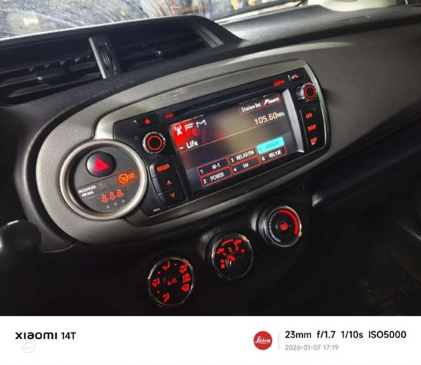 Zils Toyota Yaris 2013 Viļņa, ar dzinēja tilpumu 1.36 L un nobraukumu 284 tūkst. km par 2999 €, foto 9 vietnē AUTOMOTO.COM.LV