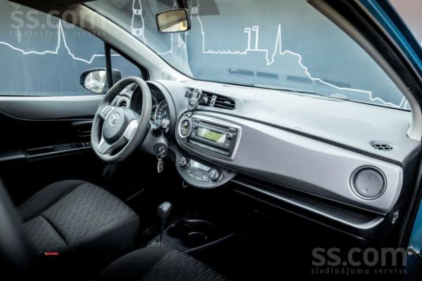 Zils Toyota Yaris 2013 Rīga, ar dzinēja tilpumu 1.50 L un nobraukumu 252 tūkst. km par 5990 €, foto 10 vietnē AUTOMOTO.COM.LV