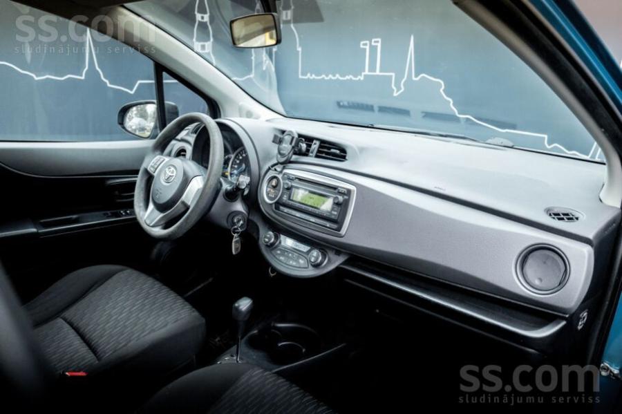 Blue Toyota Yaris 2013 in Riga, with an engine capacity of 1.50 L and mileage of 252 thousand km for 5990 €, photo 11 on AUTOMOTO.COM.LV