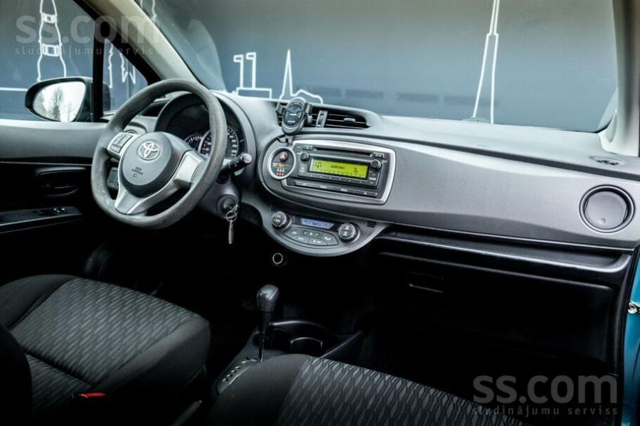 Blue Toyota Yaris 2013 in Riga, with an engine capacity of 1.50 L and mileage of 252 thousand km for 5990 €, photo 12 on AUTOMOTO.COM.LV