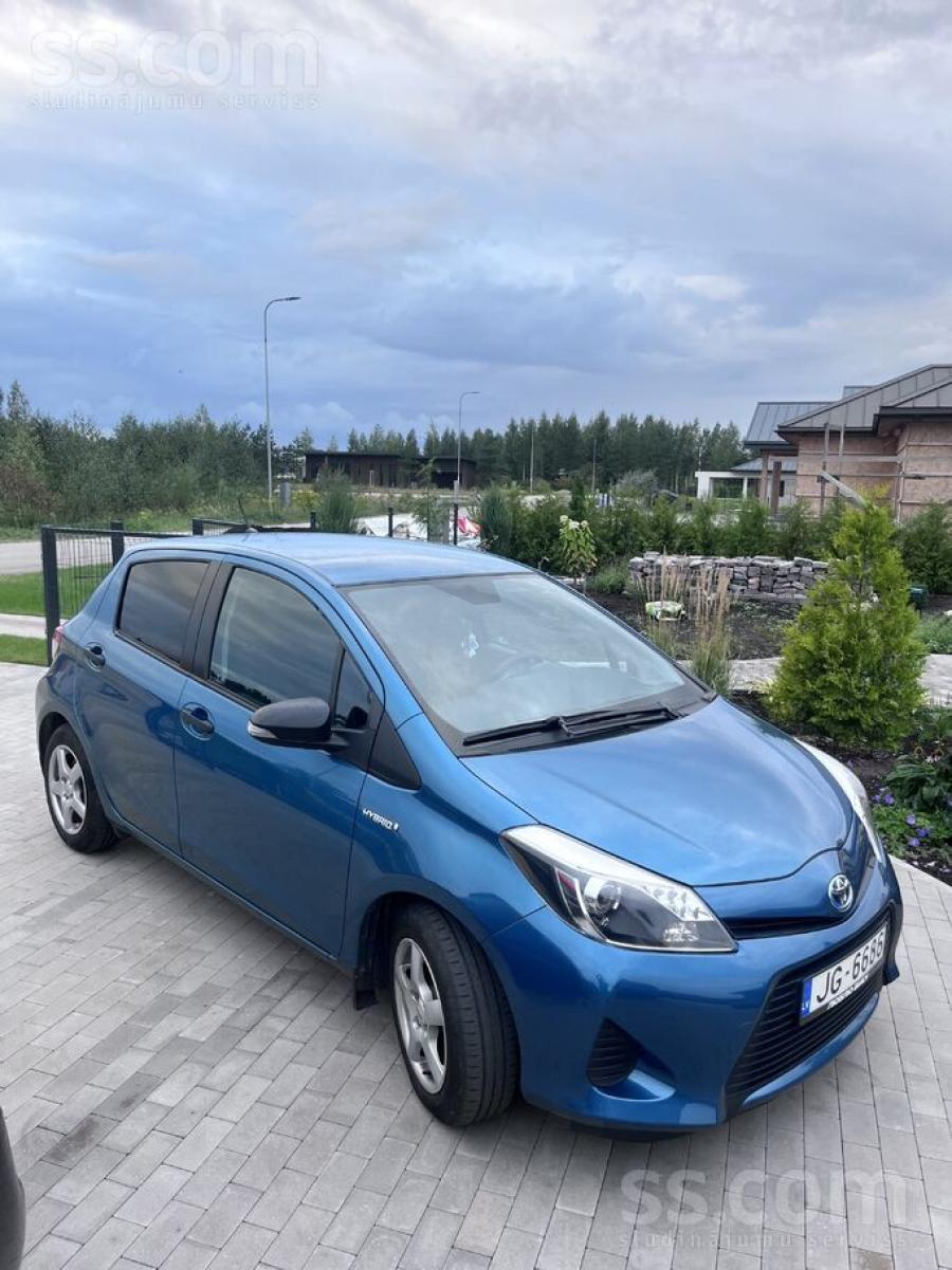 Zils Toyota Yaris 2013 Rīga, ar dzinēja tilpumu 1.50 L un nobraukumu 214 tūkst. km par 7000 €, foto 3 vietnē AUTOMOTO.COM.LV