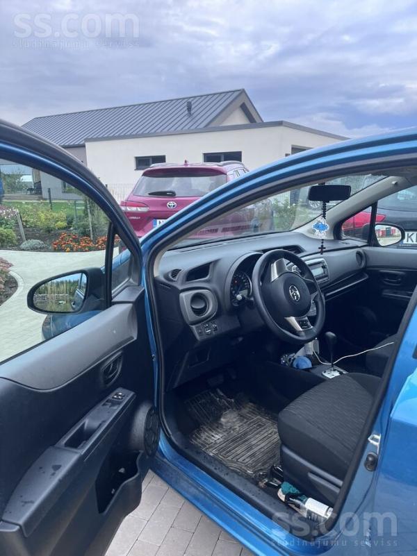 Zils Toyota Yaris 2013 Rīga, ar dzinēja tilpumu 1.50 L un nobraukumu 214 tūkst. km par 7000 €, foto 8 vietnē AUTOMOTO.COM.LV