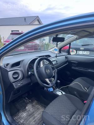 Zils Toyota Yaris 2013 Rīga, ar dzinēja tilpumu 1.50 L un nobraukumu 214 tūkst. km par 7000 €, foto 9 vietnē AUTOMOTO.COM.LV