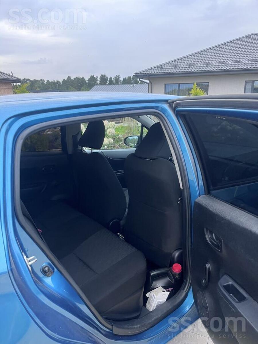 Zils Toyota Yaris 2013 Rīga, ar dzinēja tilpumu 1.50 L un nobraukumu 214 tūkst. km par 7000 €, foto 13 vietnē AUTOMOTO.COM.LV