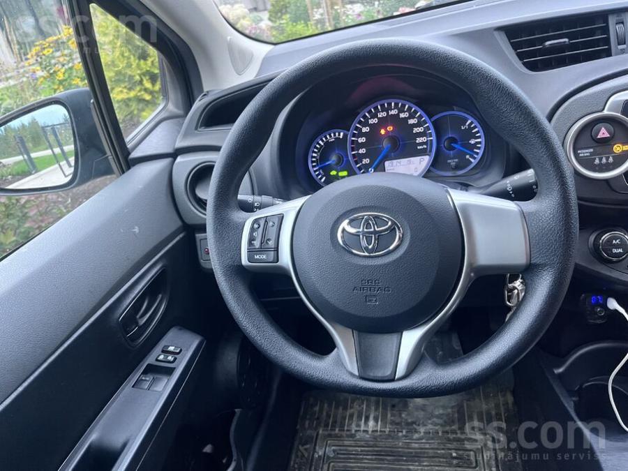 Zils Toyota Yaris 2013 Rīga, ar dzinēja tilpumu 1.50 L un nobraukumu 214 tūkst. km par 7000 €, foto 15 vietnē AUTOMOTO.COM.LV