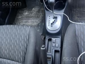 Zils Toyota Yaris 2013 Rīga, ar dzinēja tilpumu 1.50 L un nobraukumu 214 tūkst. km par 7000 €, foto 16 vietnē AUTOMOTO.COM.LV