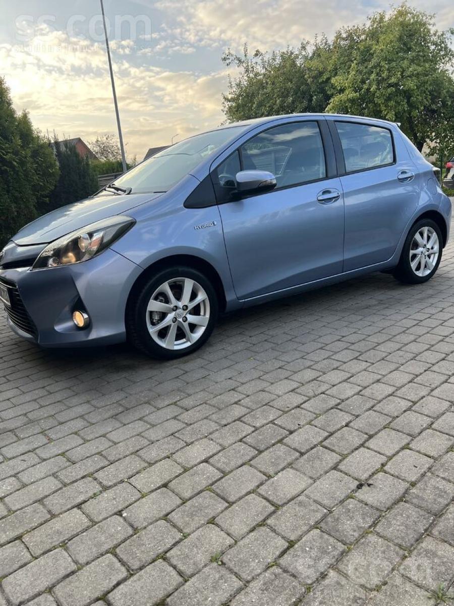 Zils Toyota Yaris 2013 Rīga, ar dzinēja tilpumu 1.50 L un nobraukumu 0 tūkst. km par 7350 €, foto 1 vietnē AUTOMOTO.COM.LV
